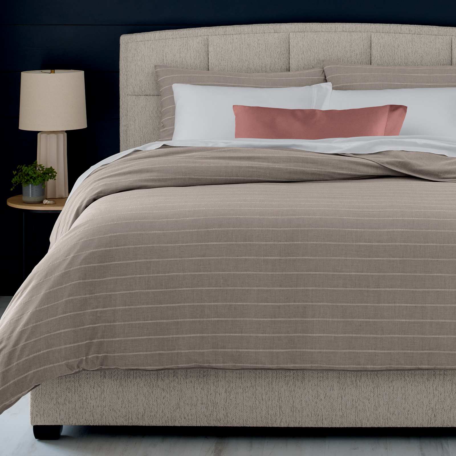 Windowpane curve upholstered bed | Sleep Number